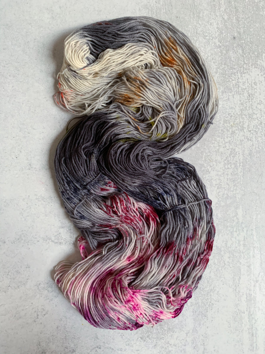 Grunge Unicorn Targhee Sock Yarn – Republica Unicornia